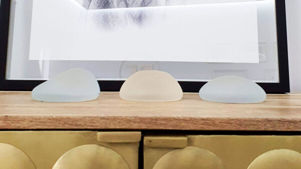 Aumento de pecho: ¿Prótesis redondas o anatómicas? - Clínica Pilar de ...